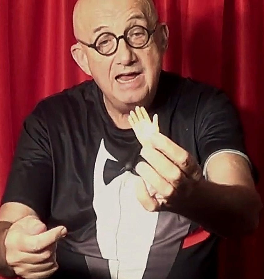 TEACHING MAGIC! Hand or the Eye - Kid Show Academy